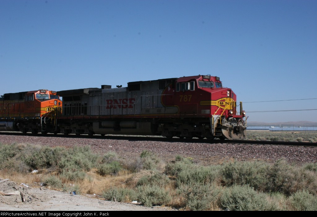 BNSF 787